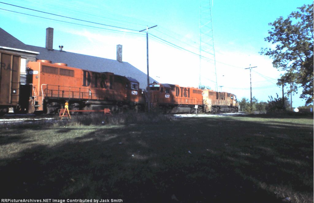 DTI 208, GTW 6217 & 6219